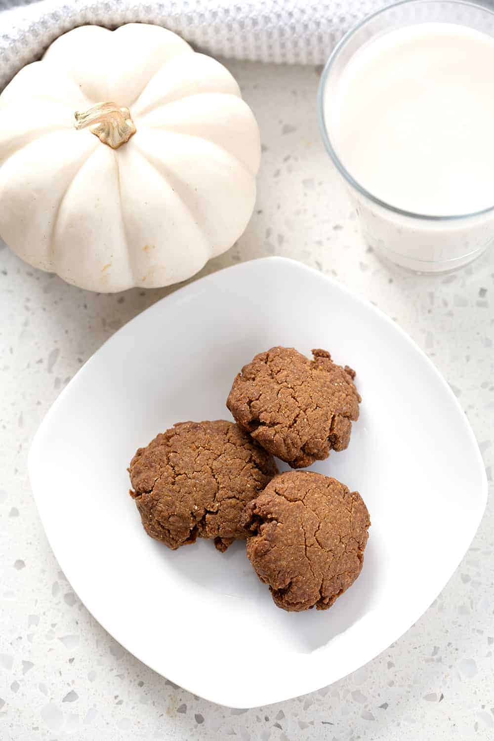 AIP Ginger Cookies (aka AIP Gingersnaps) | The Honest Spoonful